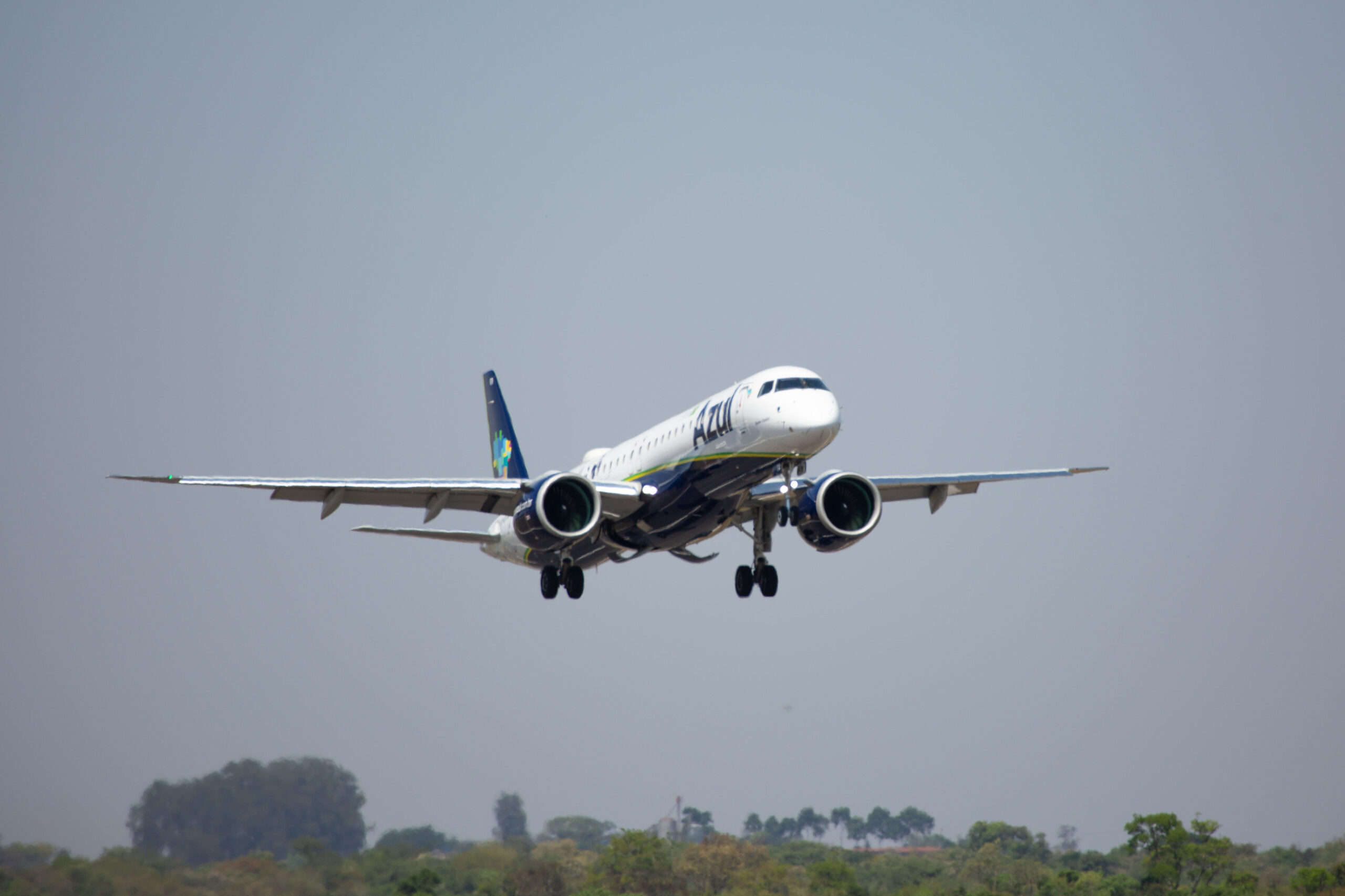 Embraer E195-E2 recebe certificação de tipo na China - Revista Vertical ...